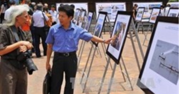 Winners of photo contest on Vietnamese rivers honored