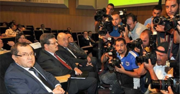 Algeria calls for OPEC decision to stabilize oil price