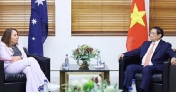 PM meets with Australian Senate President